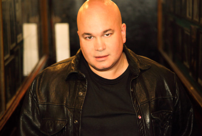 Biography - Robert Kelly Live